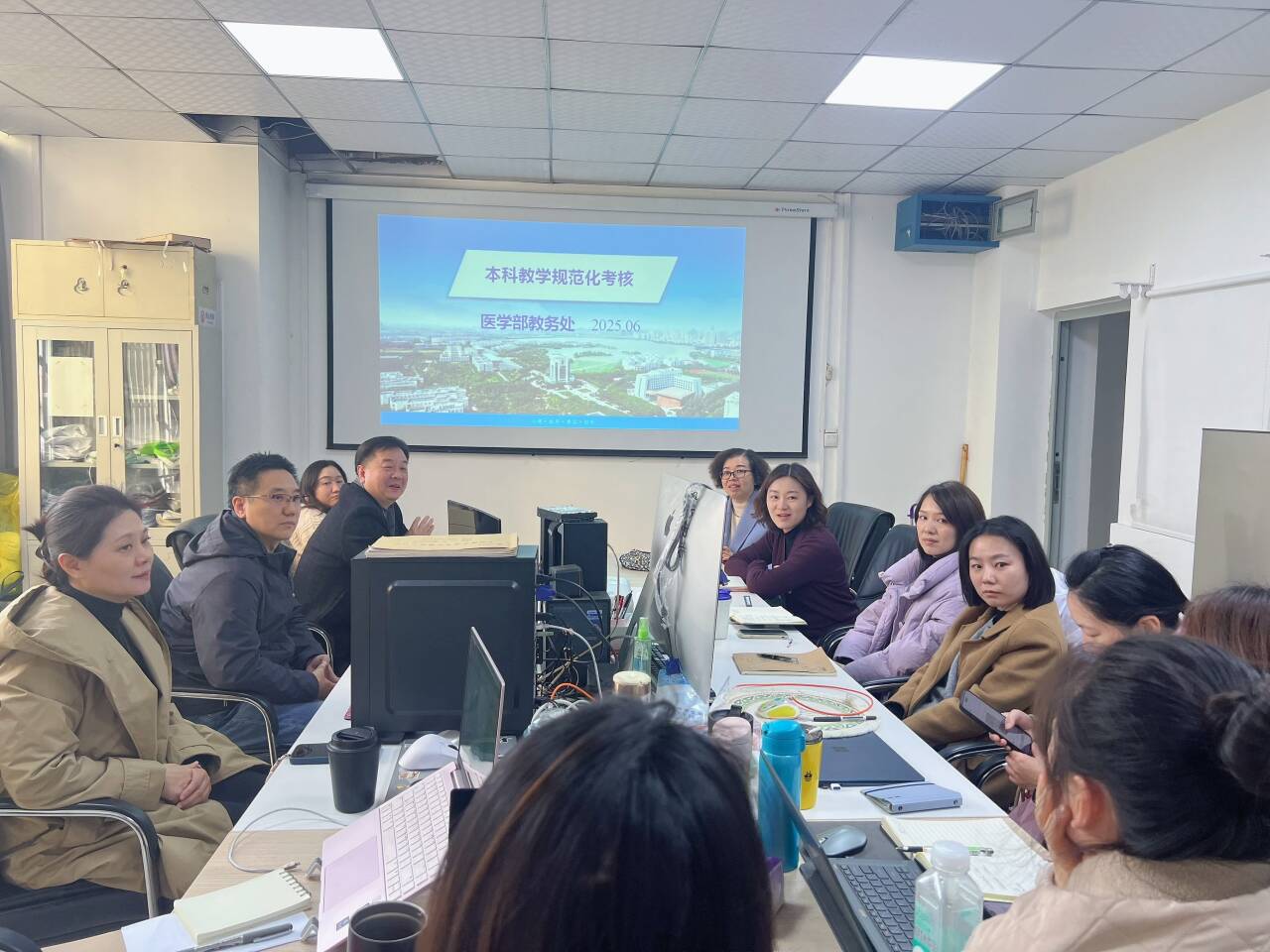 医学部口腔学院教研活动观摩 聚焦考核改革与教学创新